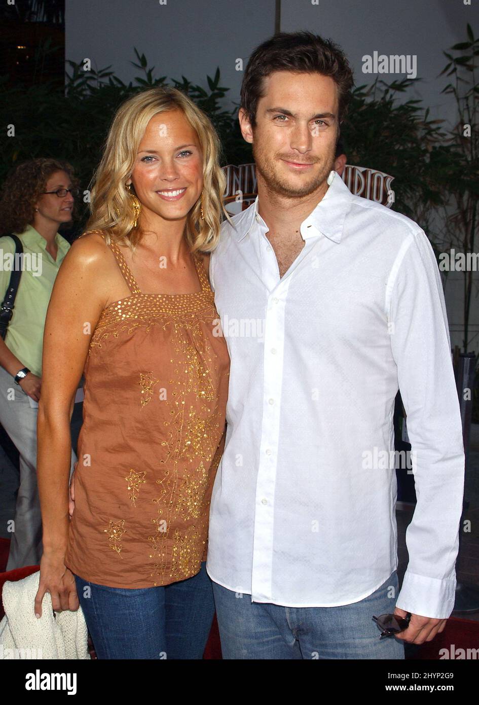 Oliver Hudson & Erinn Bartlett attend The Skeleton Key World Premiere ...