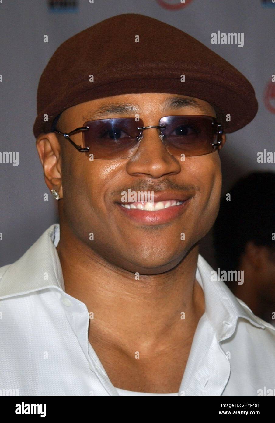 Celebrity santa hat hi-res stock photography and images - Alamy