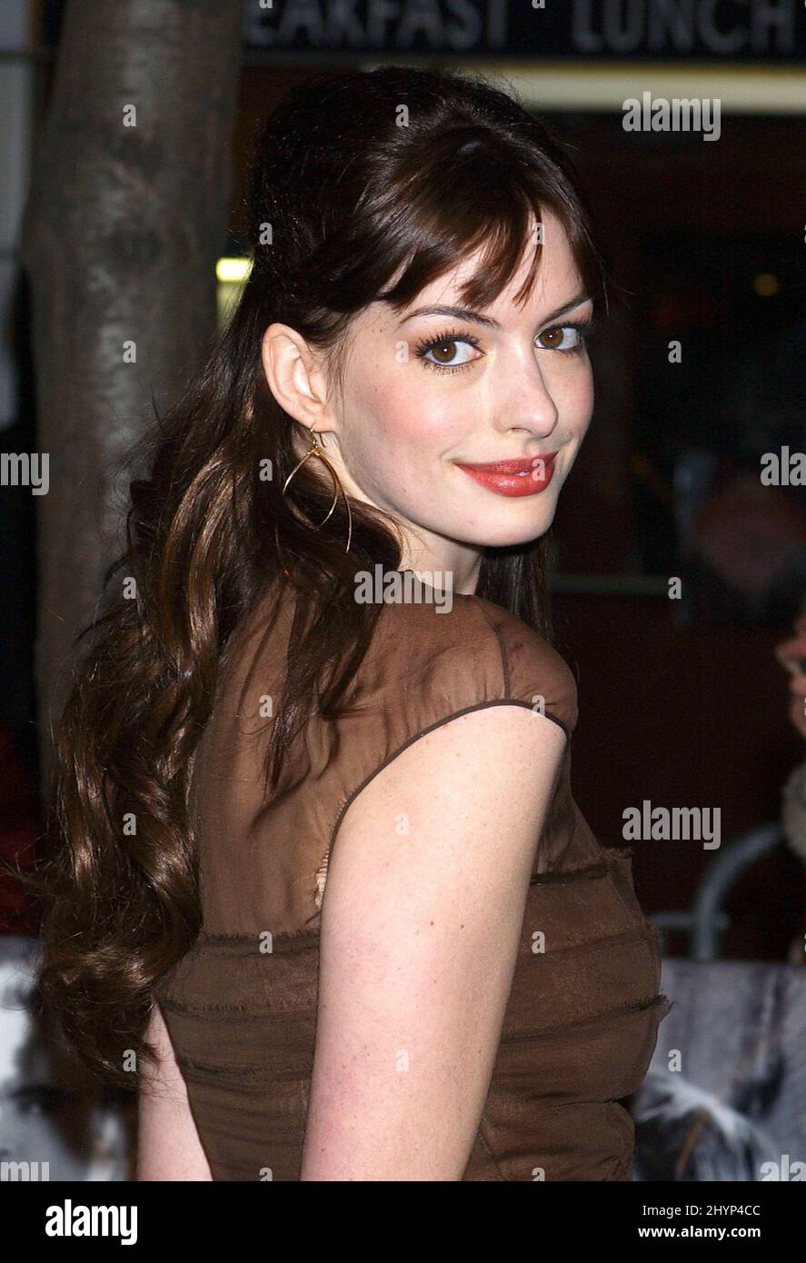 Anne hathaway portrait hi-res stock photography and images - Alamy