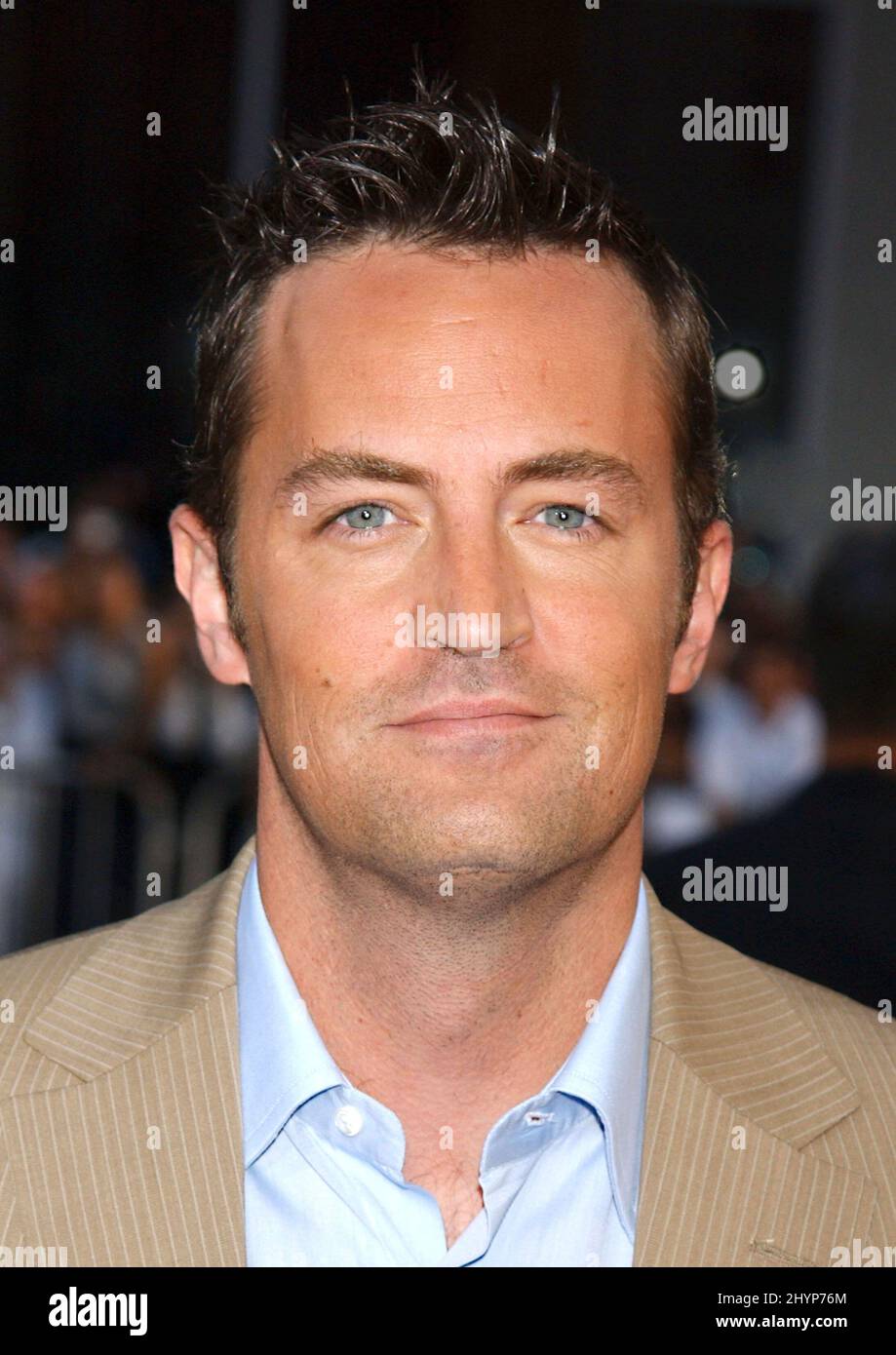 Matthew Perry attends 'The Whole Ten Yards' World Premiere at Grauman's ...