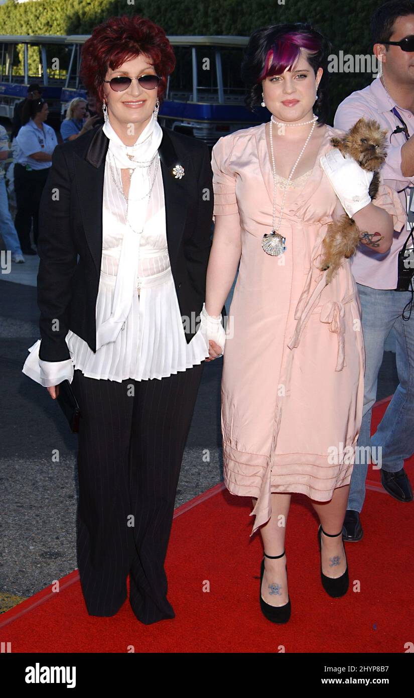Sharon & Kelly Osbourne attend the 'Teen Choice Awards' 2004 at the ...
