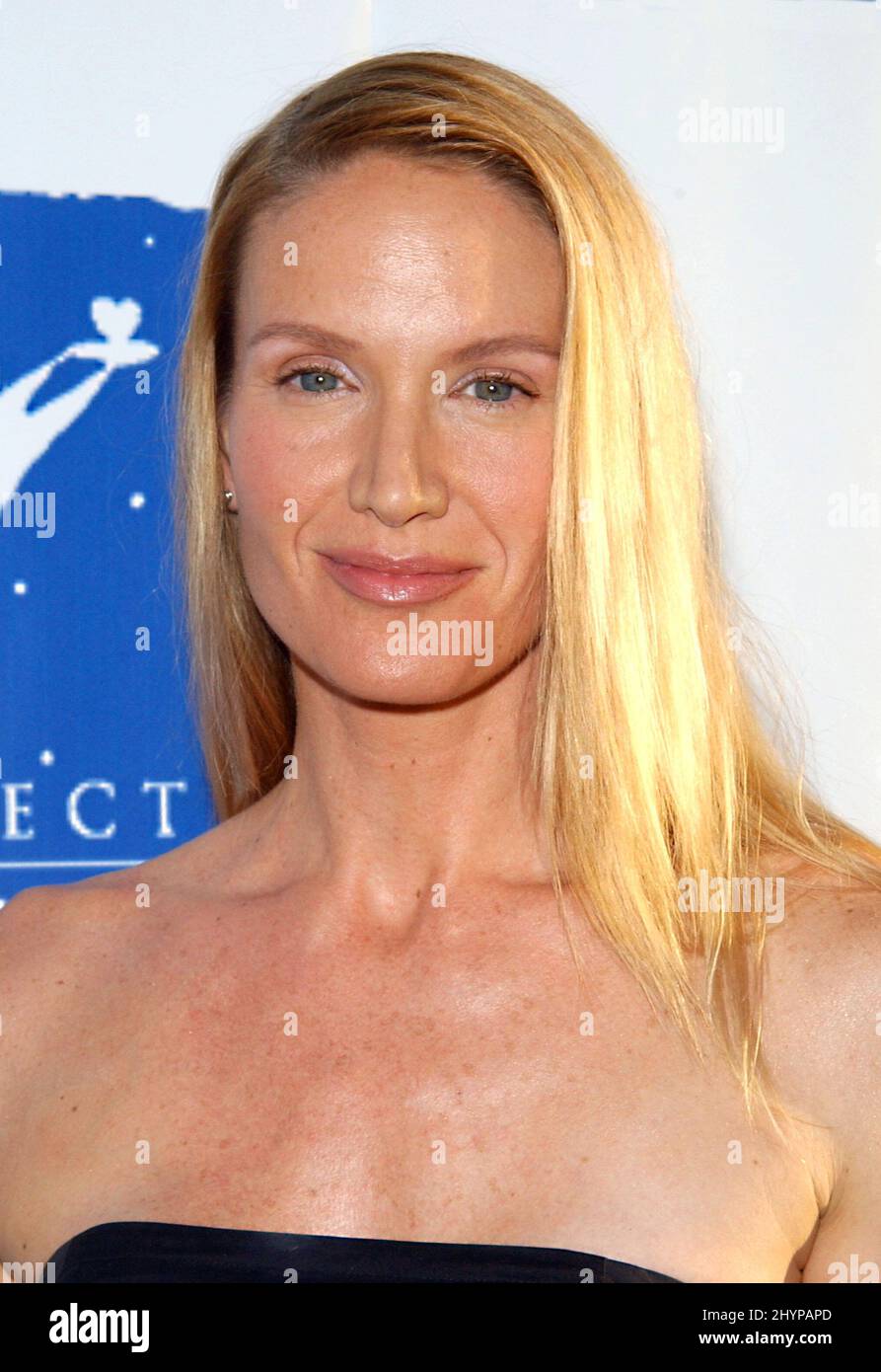 KELLY LYNCH ATTENDS THE 10th ANNIVERSARY OF PROJECT ANGEL FOOD'S ANGEL ...
