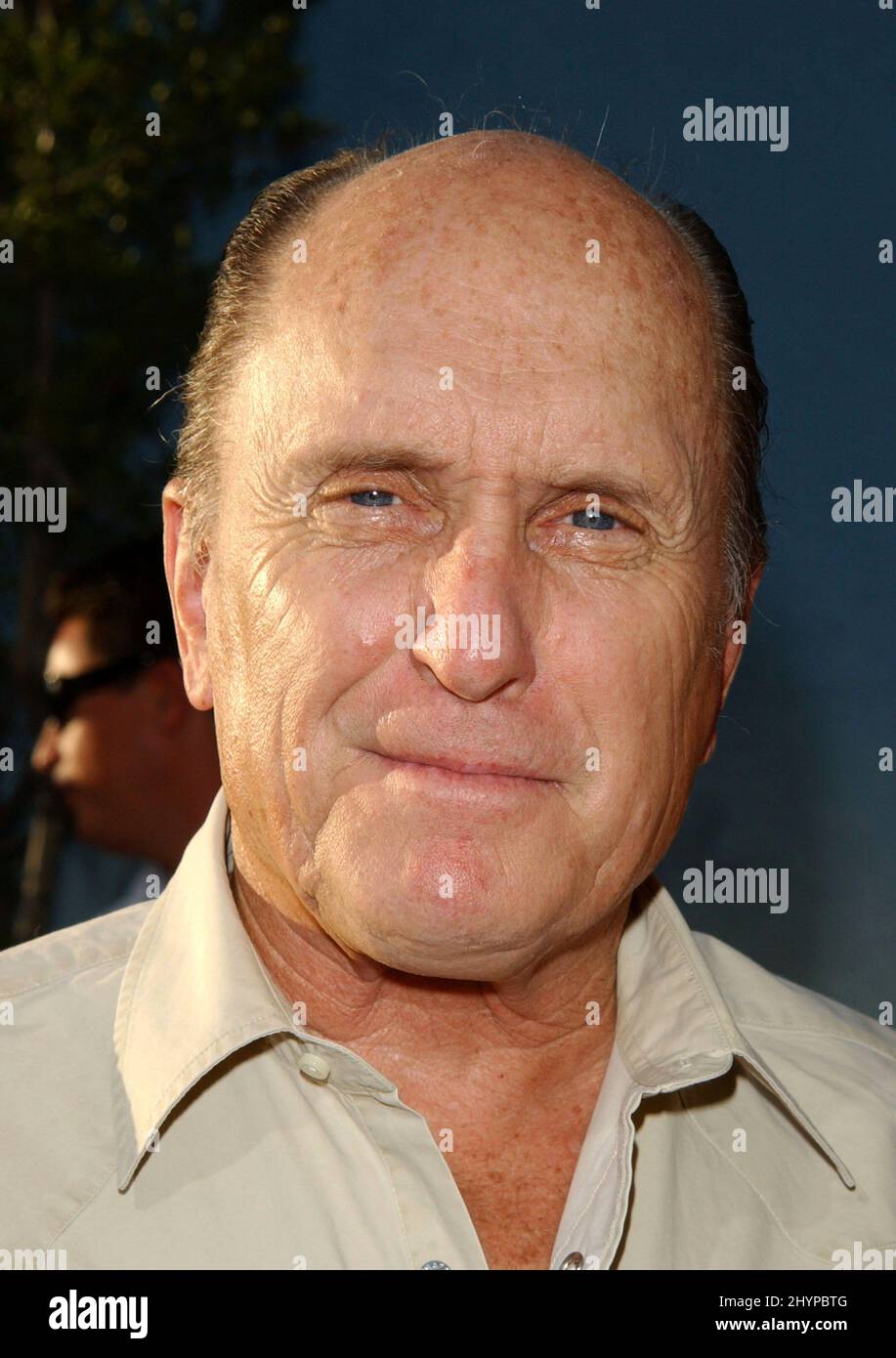 ROBERT DUVALL ATTENDS THE 'OPEN RANGE PREMIERE' IN HOLLYWOOD. PICTURE ...