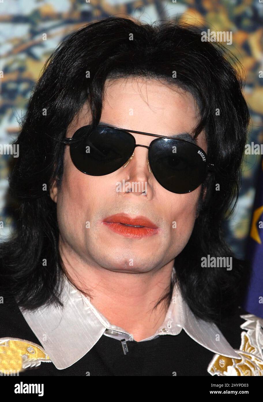 MICHAEL JACKSON VISITS HIS HOMETOWN OF GARY, INDIANA, WHERE HE RECEIVED ...