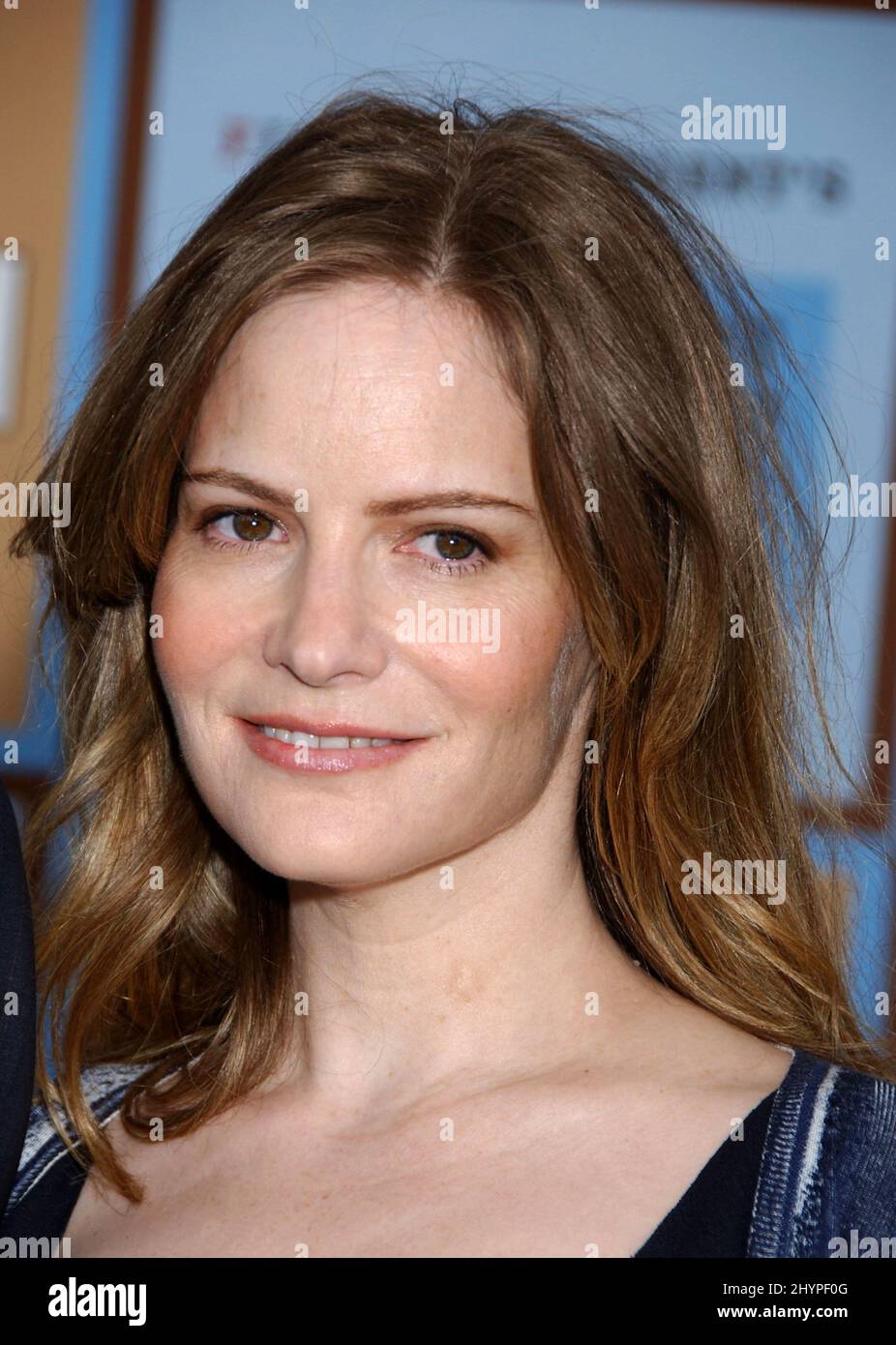 Jennifer Jason Leigh attends the Independent Spirit Awards 2006 at ...