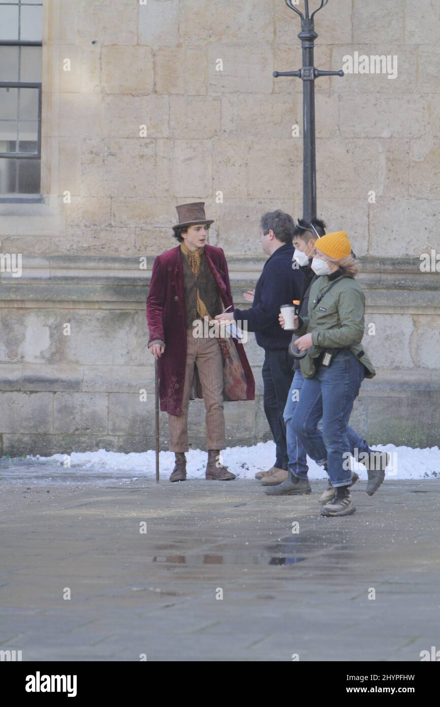 Willy wonka costume hi-res stock photography and images - Alamy