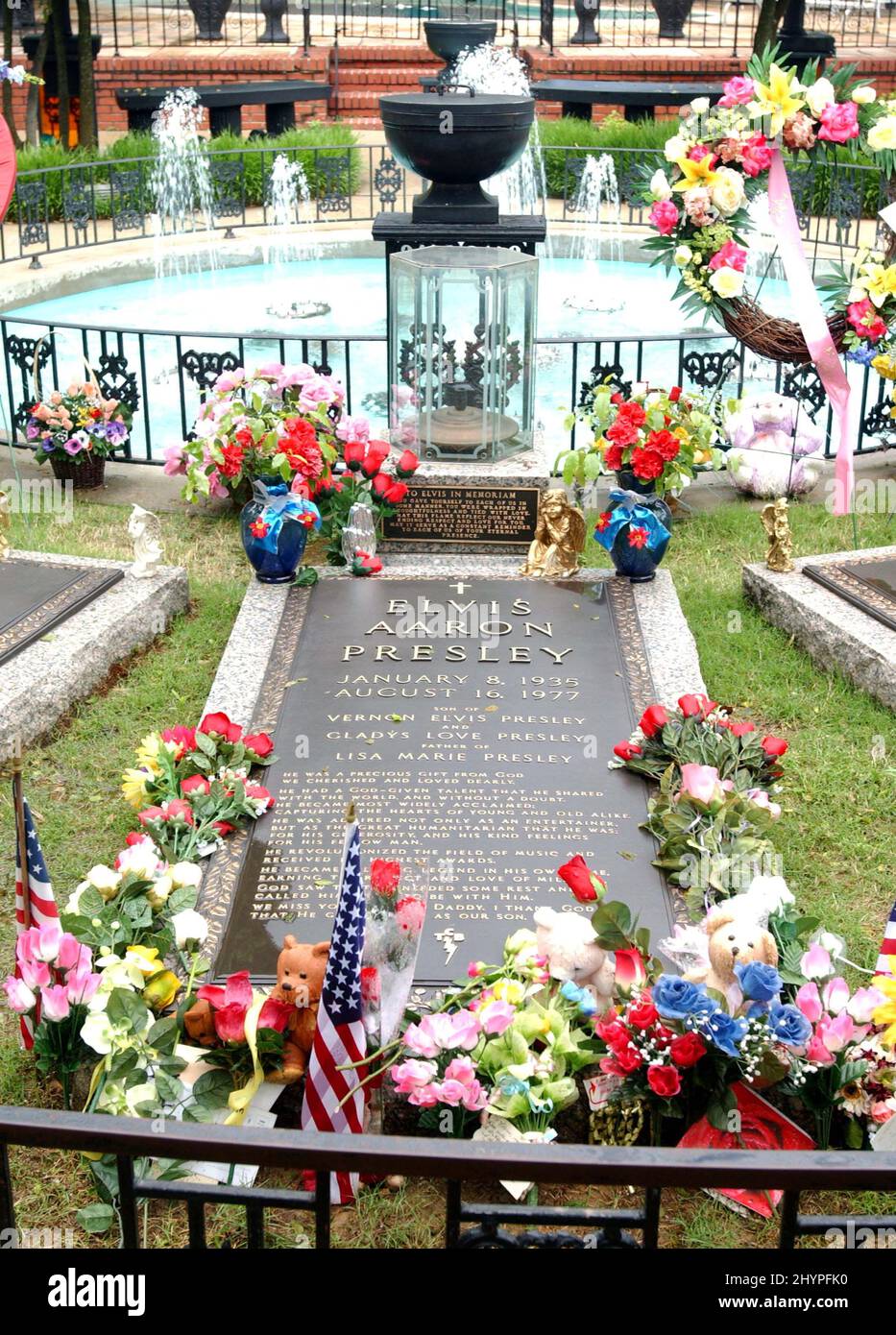 Elvis Presley's grave at Graceland. Picture: UK Press Stock Photo - Alamy