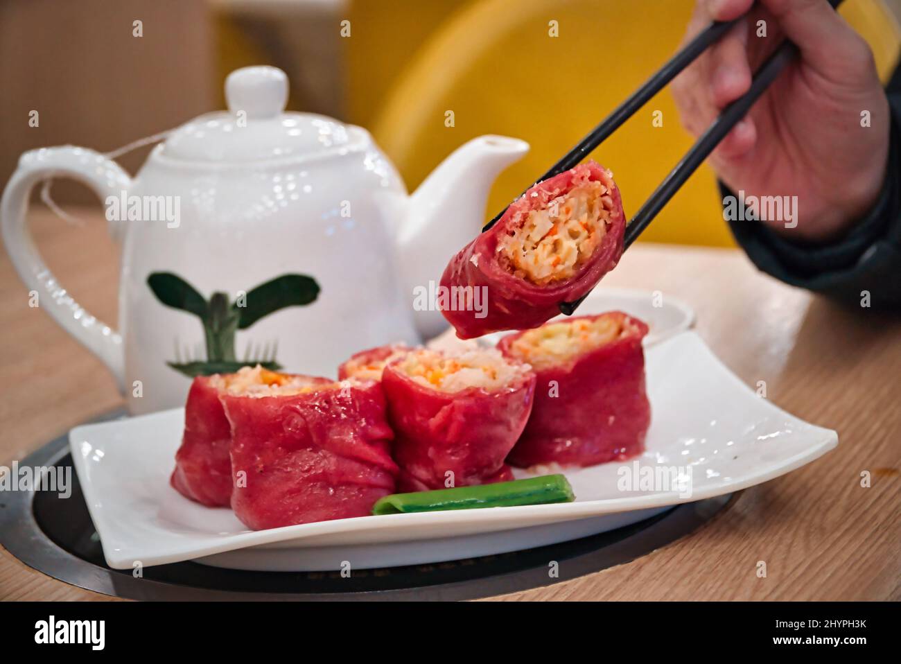 Cantonese rice rolls hi-res stock photography and images - Alamy