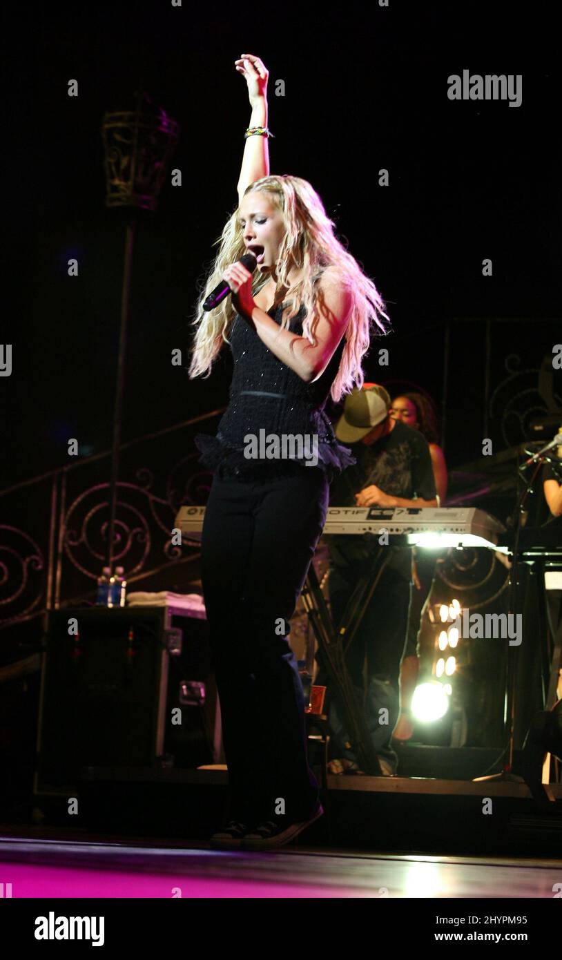 Ashlee simpsons love tour hi-res stock photography and images - Alamy