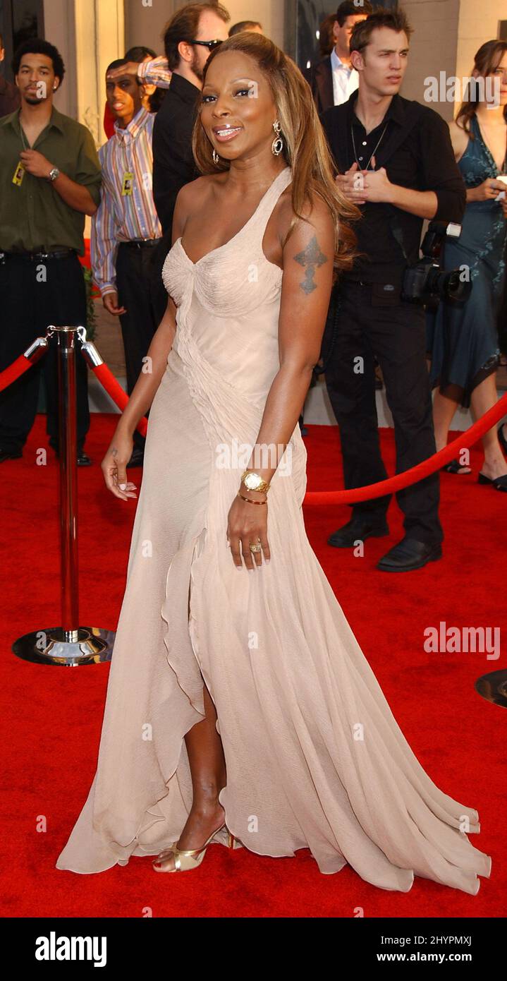 Mary J Blige attends the 34th Annual American Music Awards at the ...