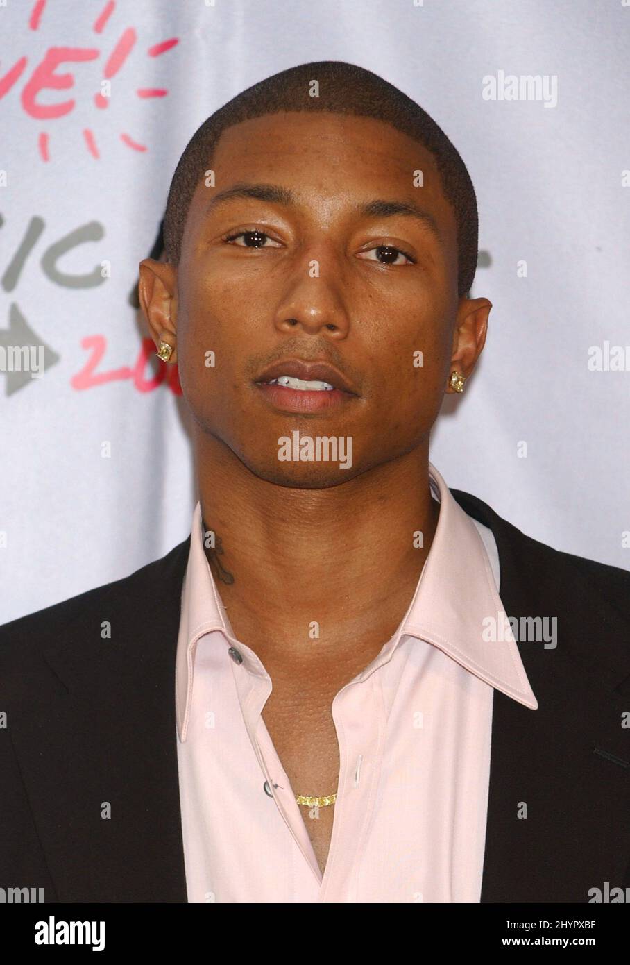 PHARRELL WILLIAMS ATTENDS THE 2003 MTV VIDEO MUSIC AWARDS AT RADIO CITY MUSIC HALL, NEW YORK ...