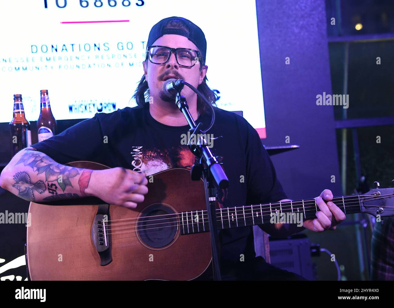 Hardy on stage hi-res stock photography and images - Alamy