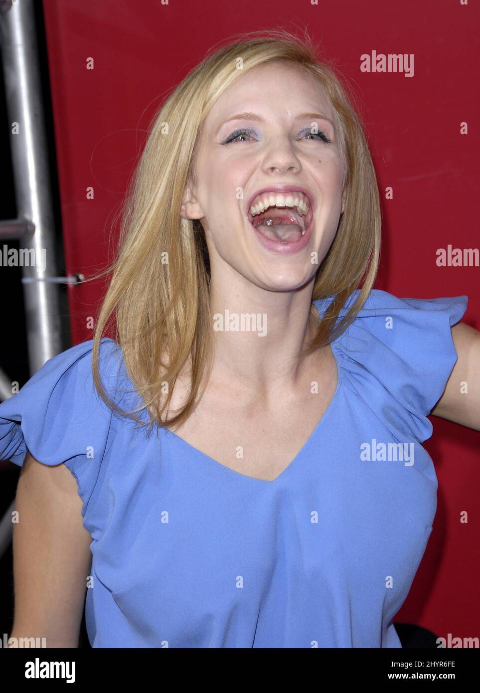 Kelli Garner attends the "Lars and The Real Girl" Los Angeles Premiere ...