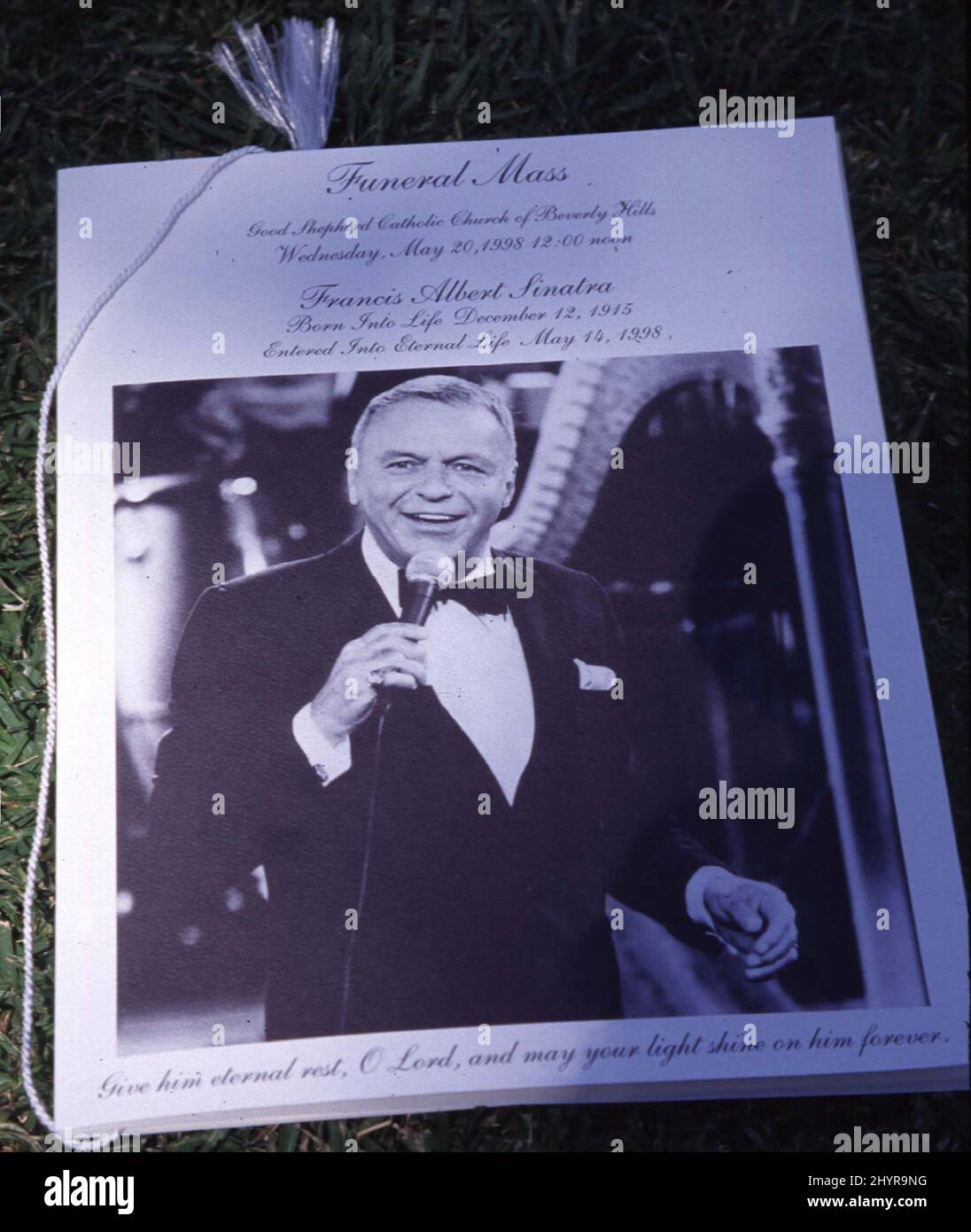 Frank Sinatra Funeral Atmosphere at Frank Sinatra's funeral held at ...