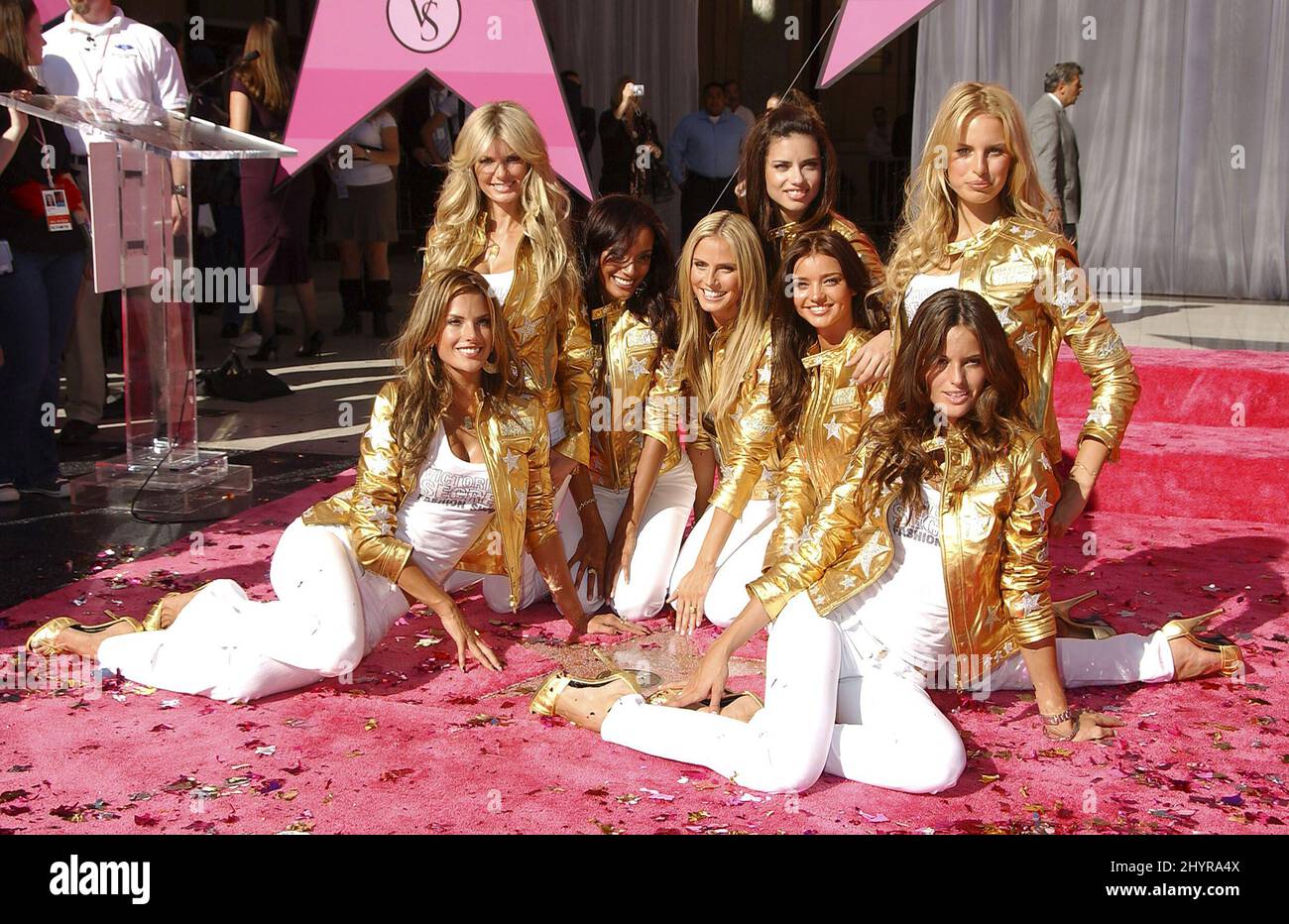 Victorias secret angels receive award hi-res stock photography and ...