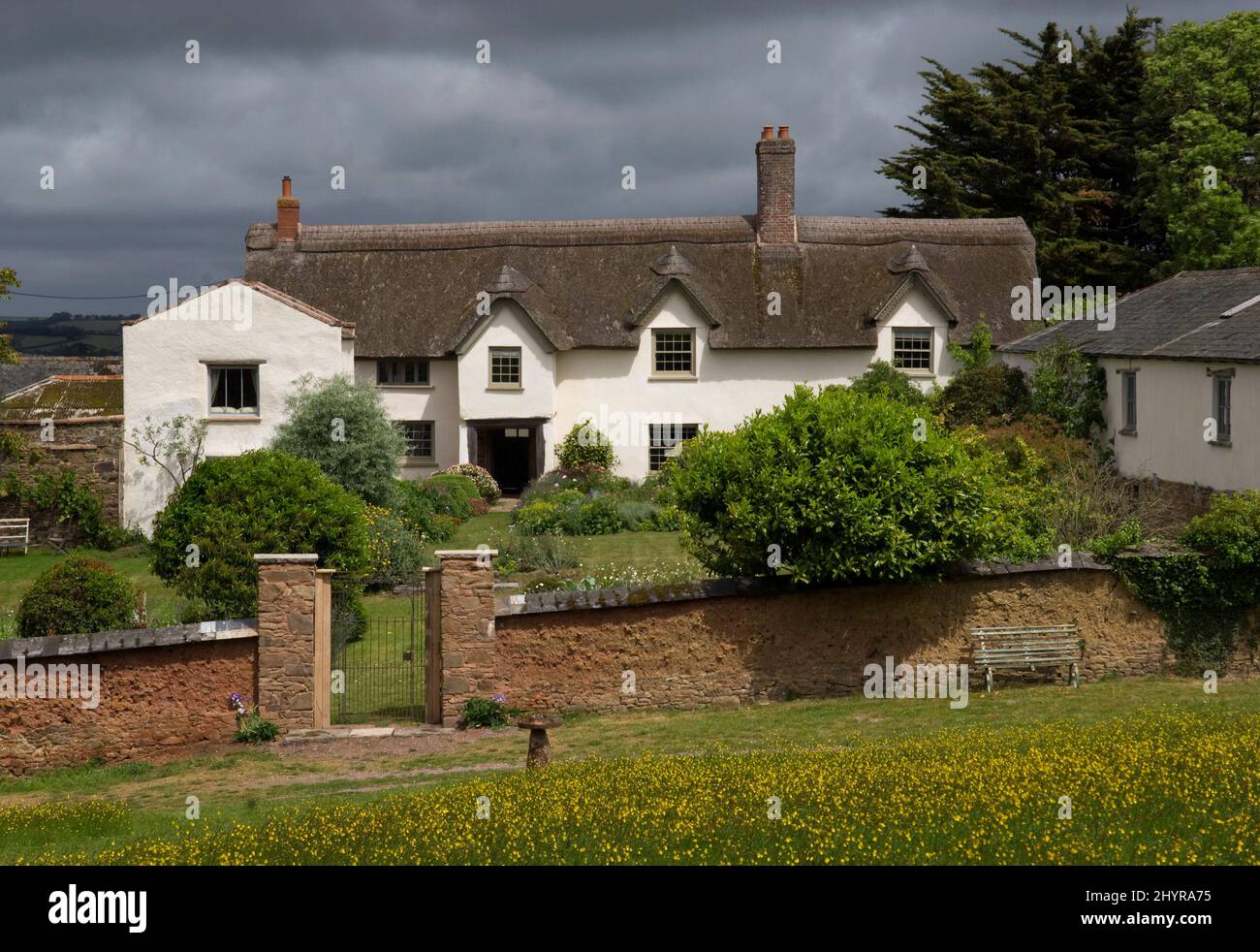 Devon manor house hi-res stock photography and images - Alamy