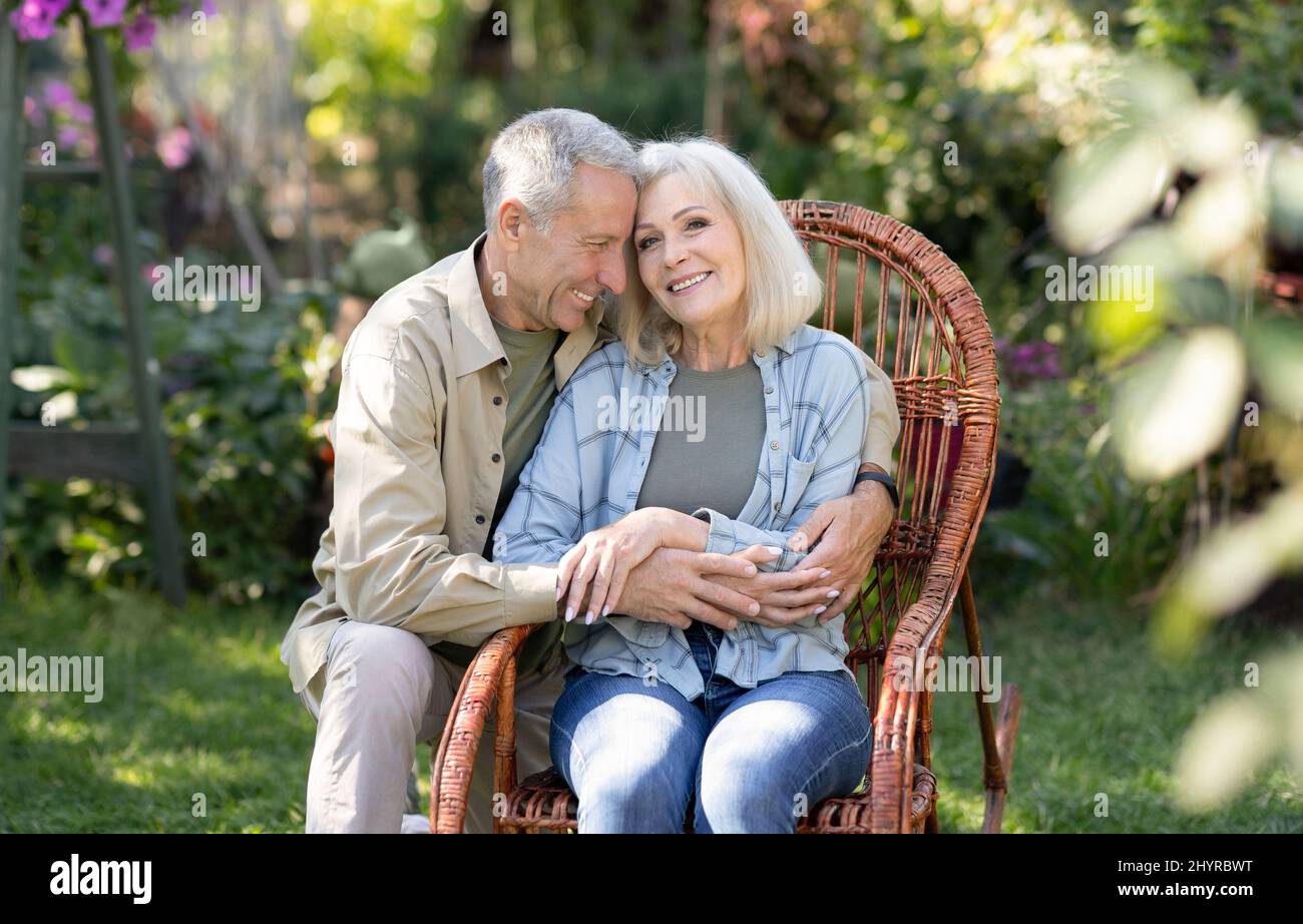 Spring villa hi-res stock photography and images - Alamy