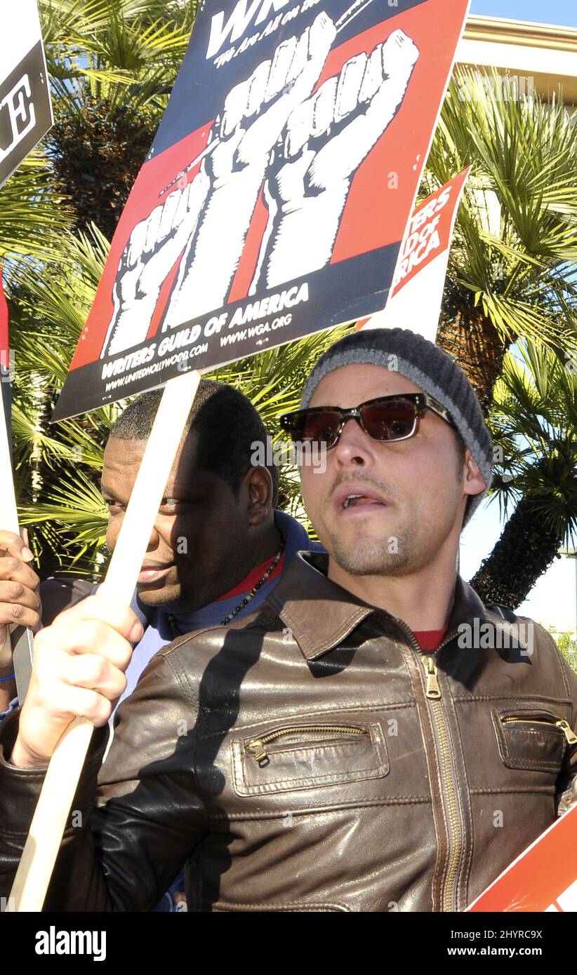 Justin Chambers pictured as the "Grey's Anatomy" and "Private Practice ...