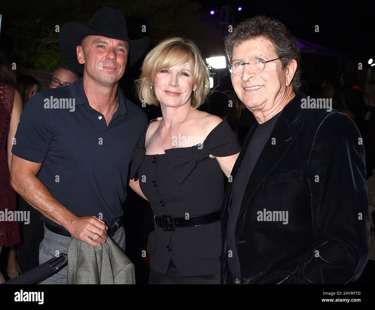 Singer-songwriter Mac Davis is is critically condition after heart ...