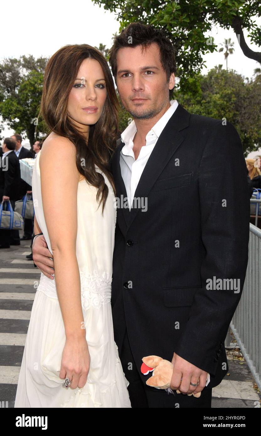 Kate Beckinsale And Len Wiseman Beach