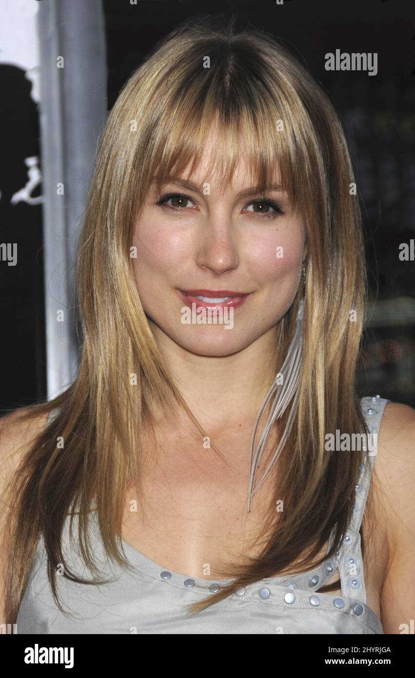 Sarah Carter Measurements Sara Carter's Biography: FOX News, Husband,