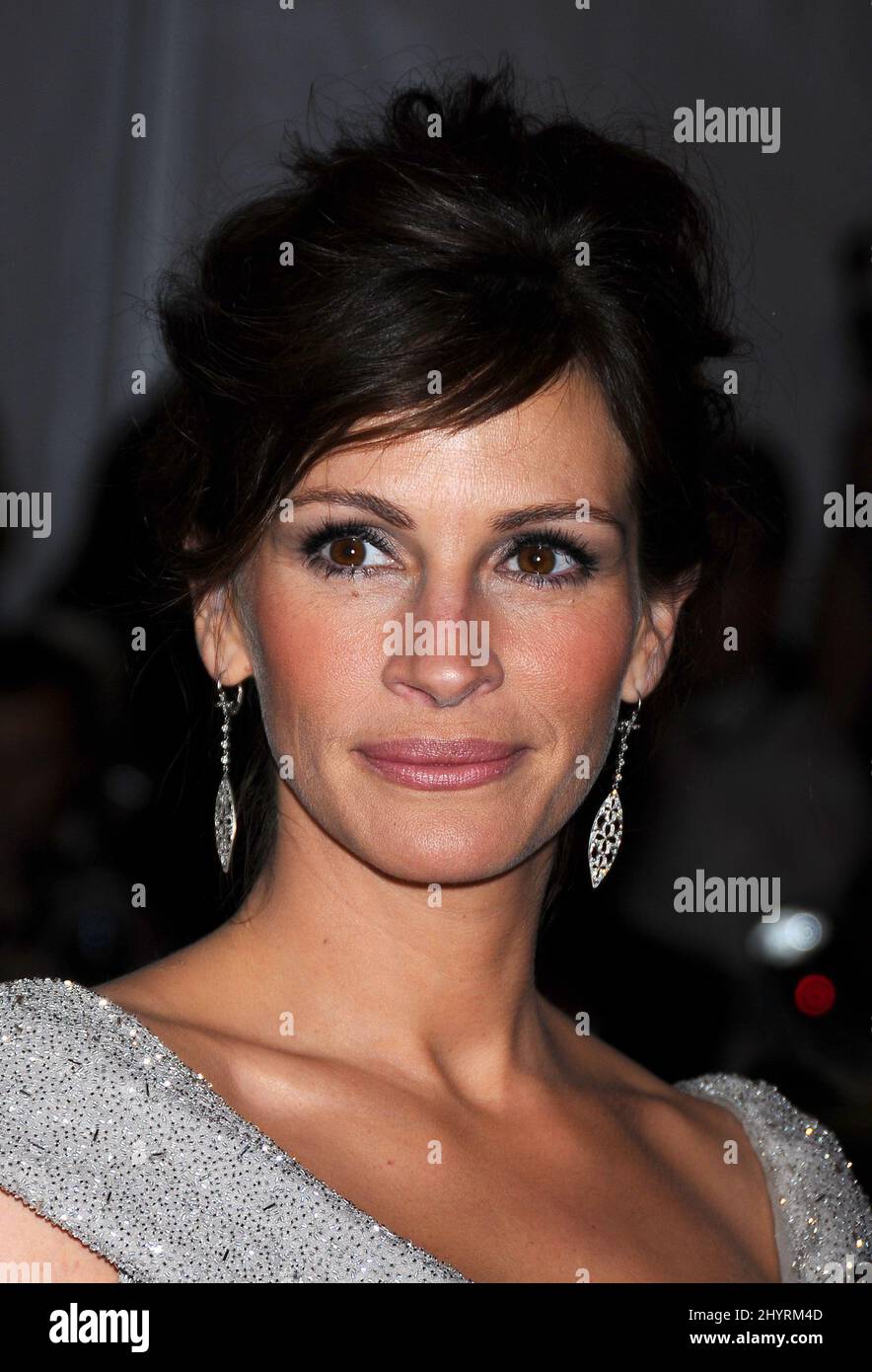 Julia Roberts arriving at the Costume Institute Gala held at the ...