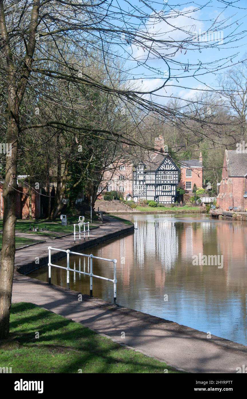 Around the UK - A day trip to Worsley, Greater Manchester, UK following ...