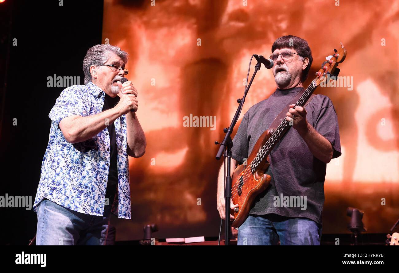 Randy Owen and Teddy Gentry of Alabama perform during their opening ...