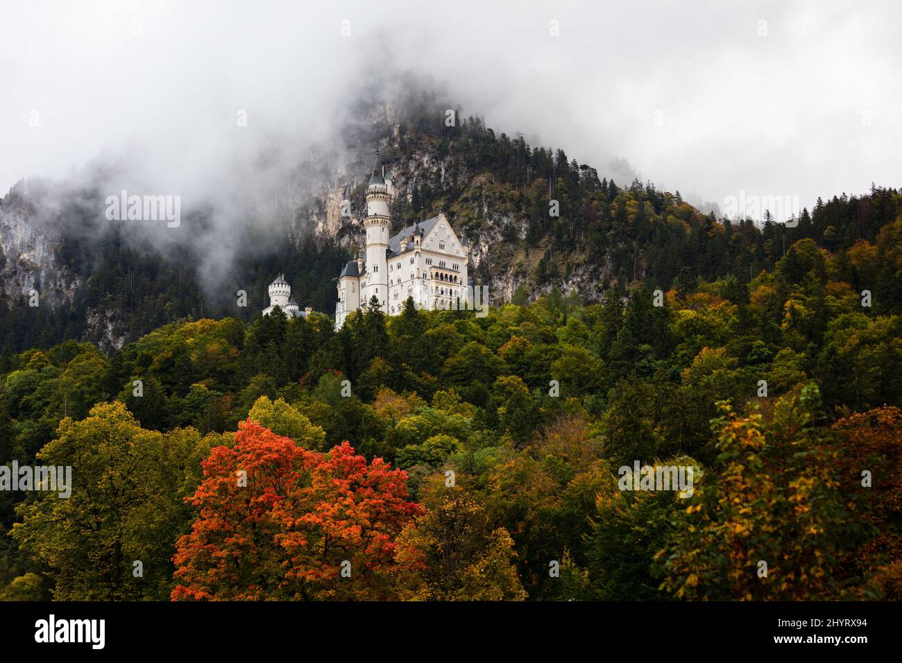 Neuschwanstein Castle (Schloss Neuschwanstein) in fall colors – Bavaria ...