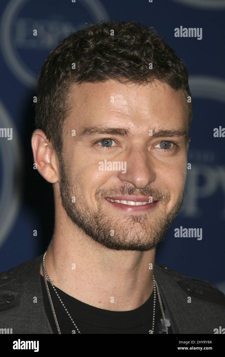 Celebrity theatre smiling hi-res stock photography and images - Alamy