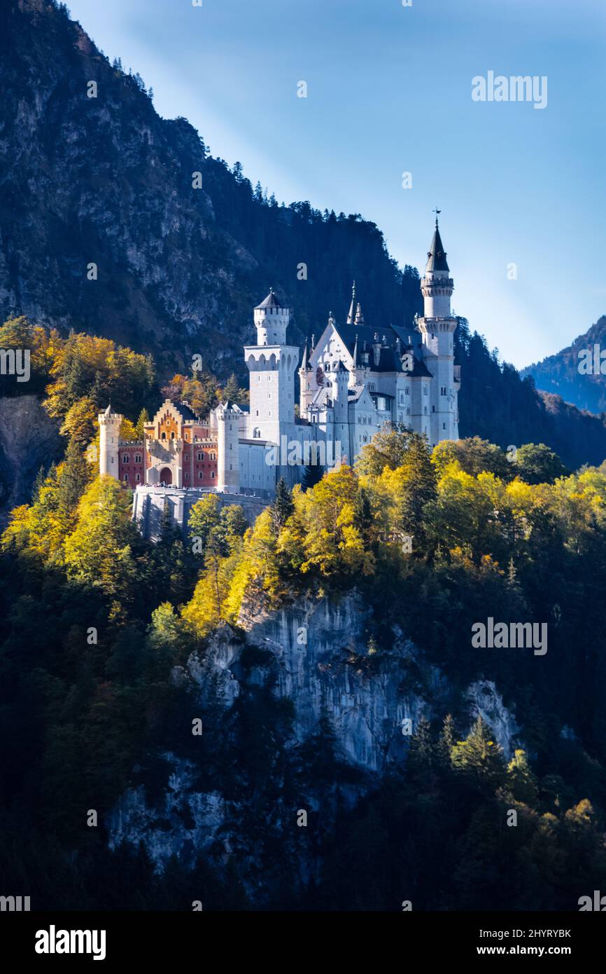 Neuschwanstein Castle (Schloss Neuschwanstein) in fall colors – Bavaria ...