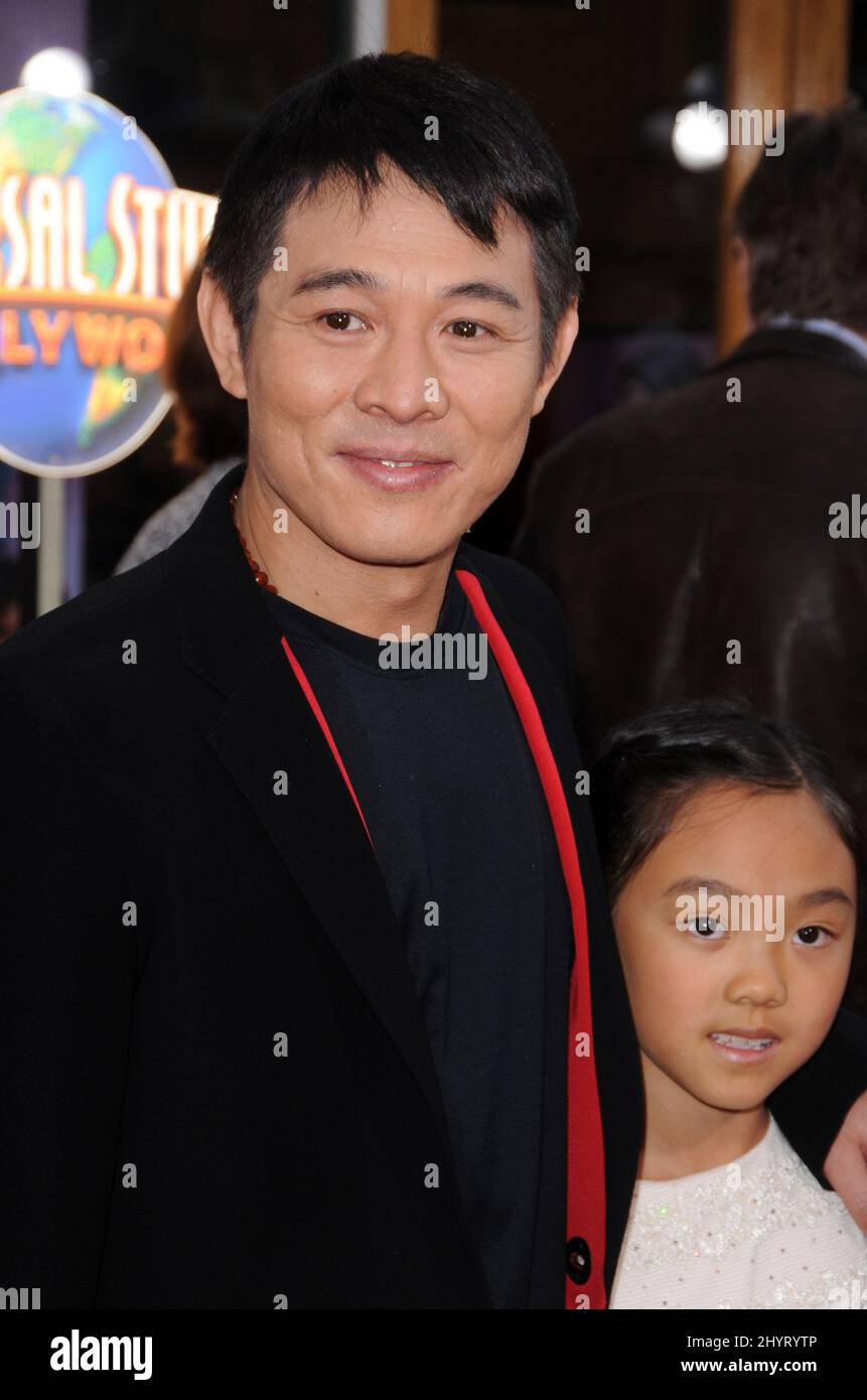 Jet Li and daughter Jane attending the "The Mummy: Tomb of the Dragon ...