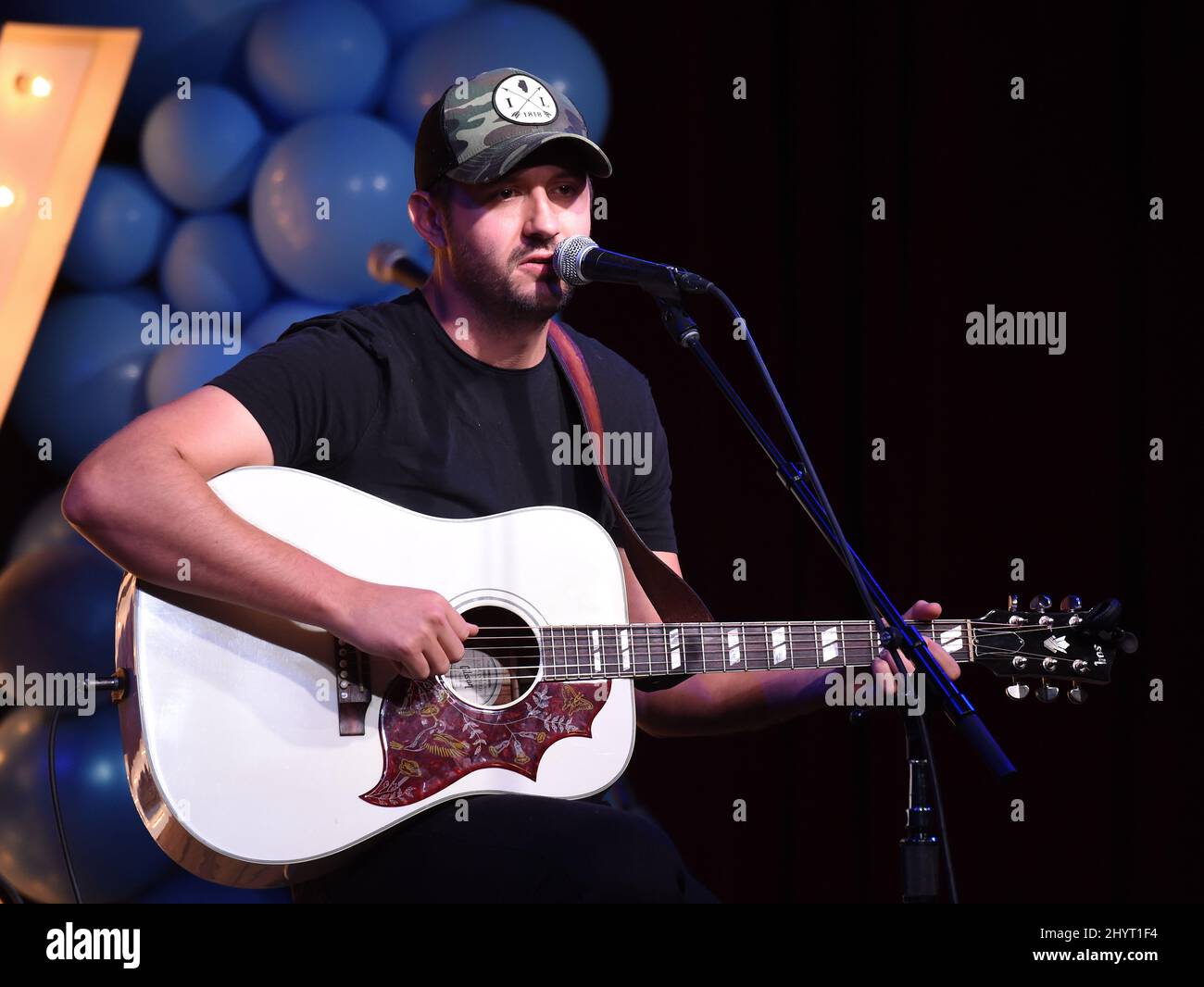 Drew baldridge performing waverly strong hi-res stock photography and ...