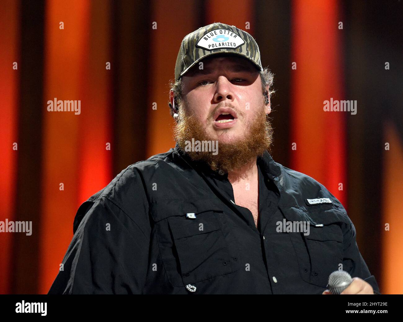Luke combs performing onstage hi-res stock photography and images - Alamy