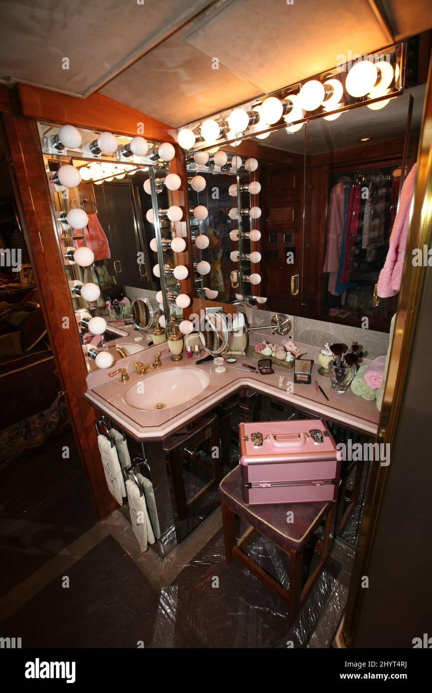 Dolly Parton's retired tour bus on display at Dollywood, Pigeon Forge ...