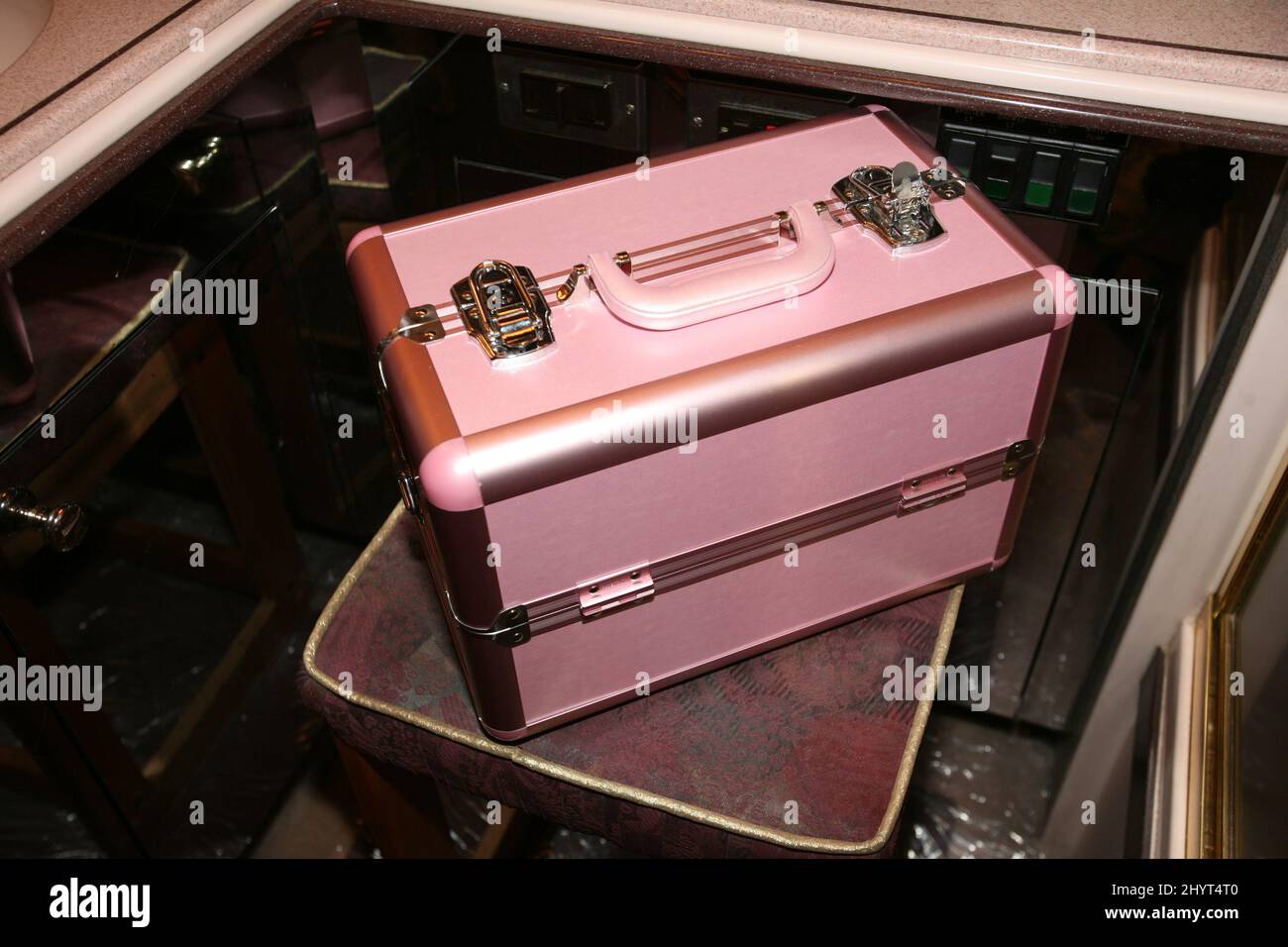 Dolly partons retired tour bus hi-res stock photography and images - Alamy