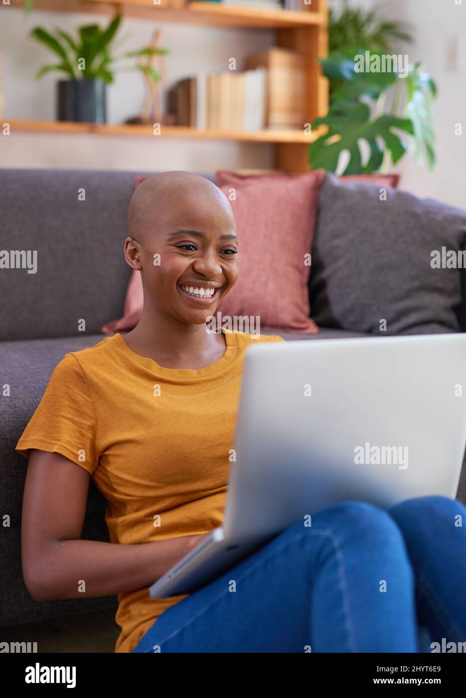 Student sits on living room hi-res stock photography and images - Alamy