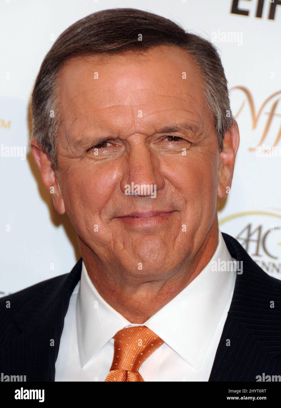 Charles Gibson arrives at The Stand Up To Cancer Benefit at The Kodak ...