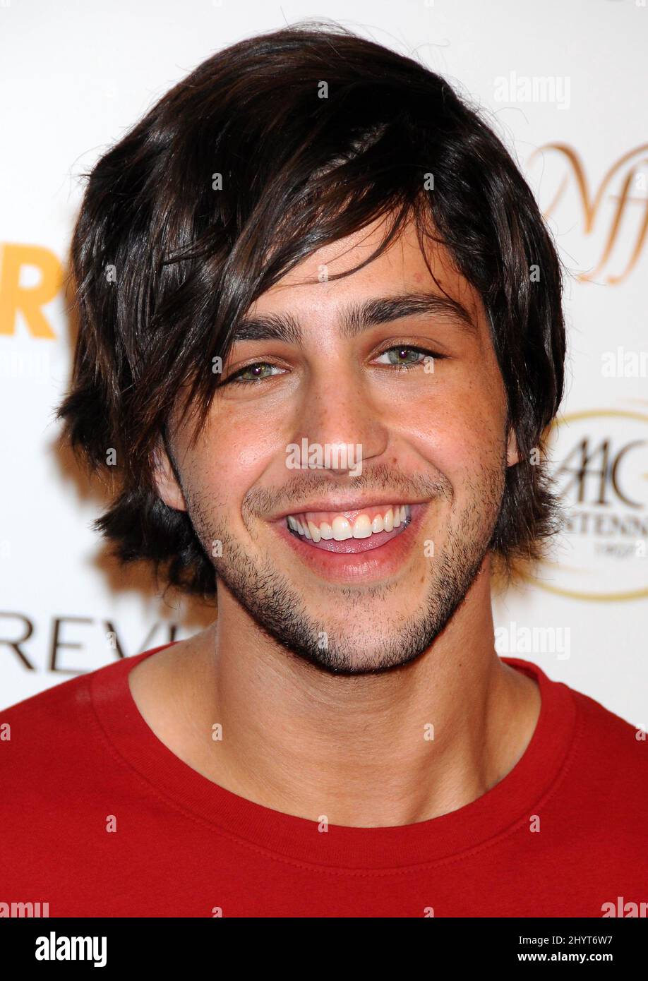 Josh Peck arrives at The Stand Up To Cancer Benefit at The Kodak ...