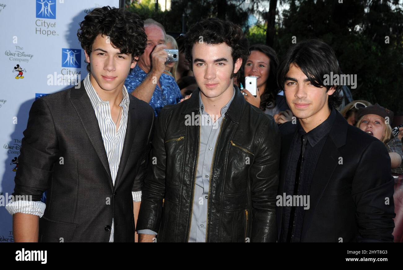 The Jonas Brothers arrive at The City of Hope Benefit Concert with ...
