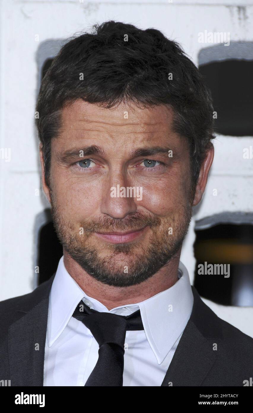 Gerard Butler arriving at the premiere for Rocknrolla, at the Pacific ...