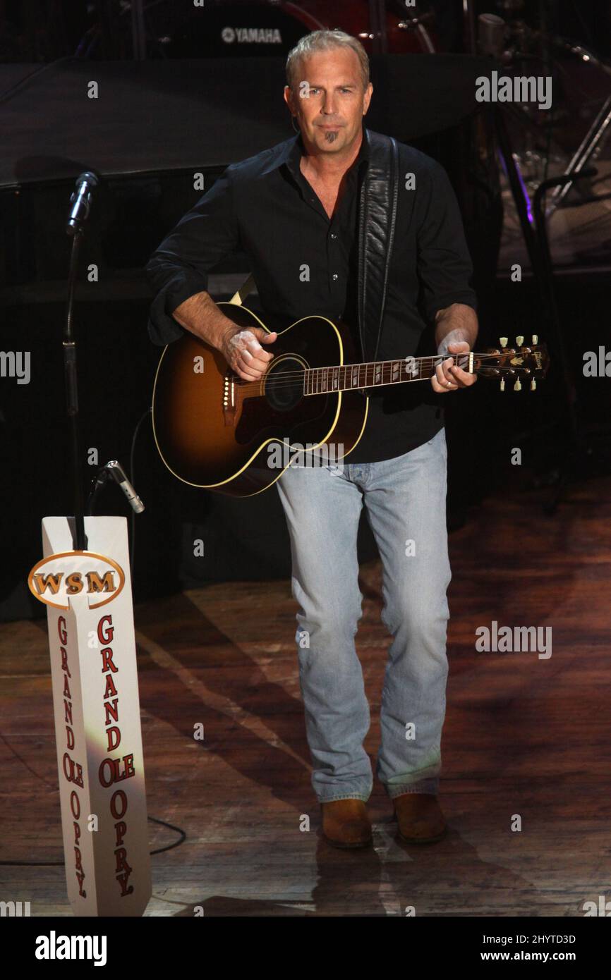 Kevin Costner and Modern West's debut performance at the Grand Ole Opry ...