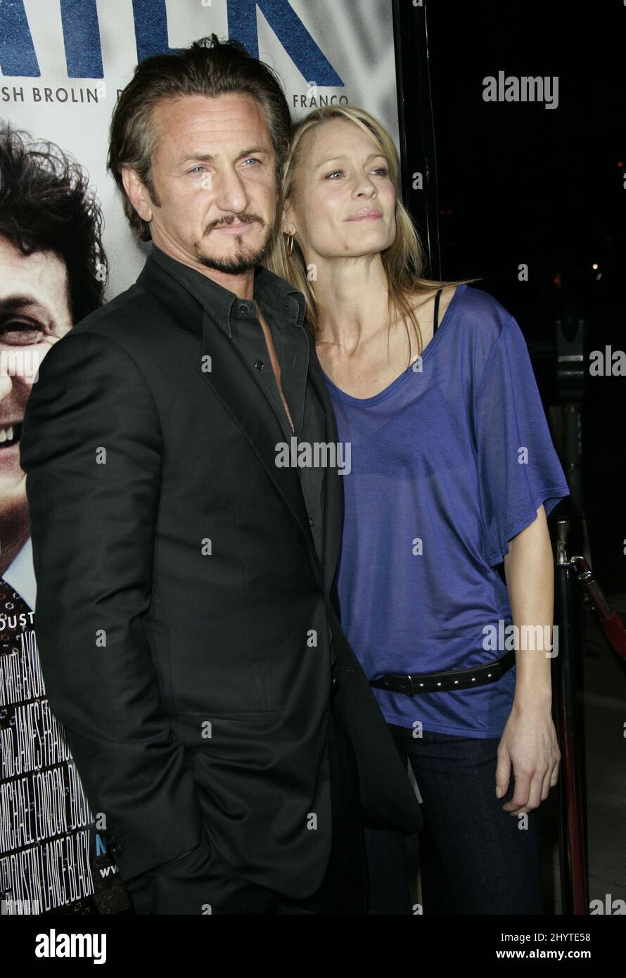Sean Penn and Robin Wright-Penn at the premiere of the Milk at the ...