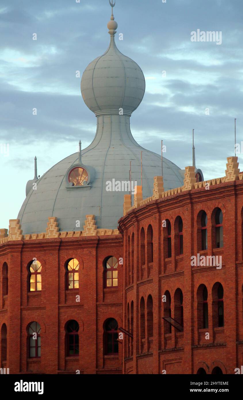 Vertical shot of the Lisbon Coliseum building in Lisbon, Portugal Stock ...