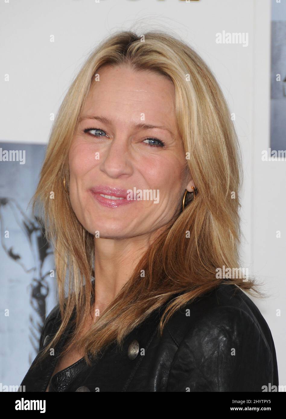 Robin Wright Penn arrives at the 2009 Film Independent's Spirit Awards ...