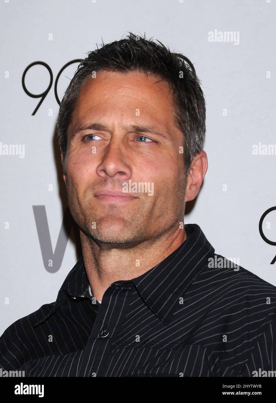 Rob Estes arrives while 90210 plays Wii to celebrate the wrap of season ...