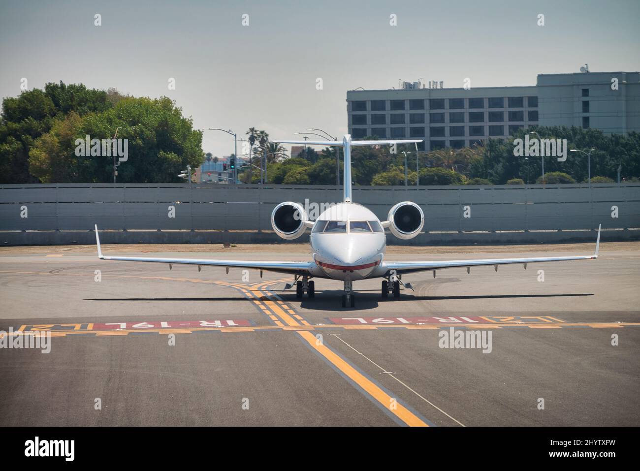 Small plane ready take off hi-res stock photography and images - Alamy