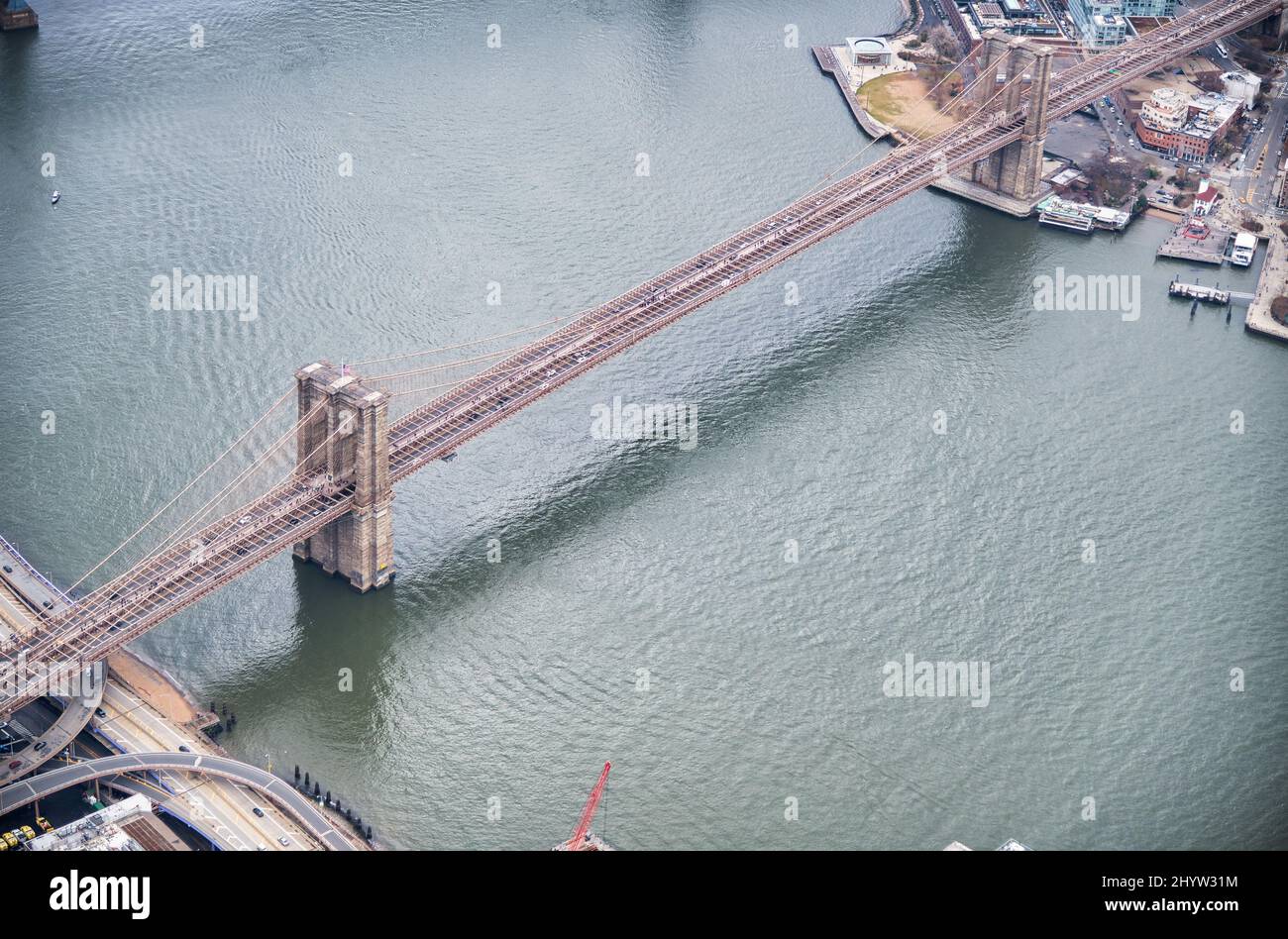 Aerial view brooklyn bridge skyline hi-res stock photography and images ...