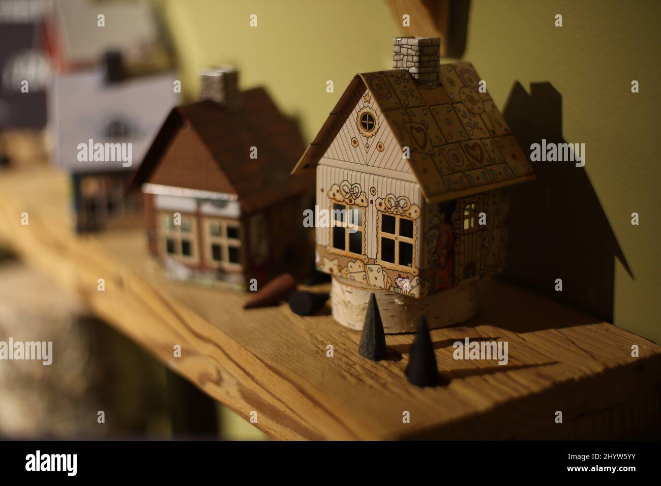 Decorative miniature hi-res stock photography and images - Alamy