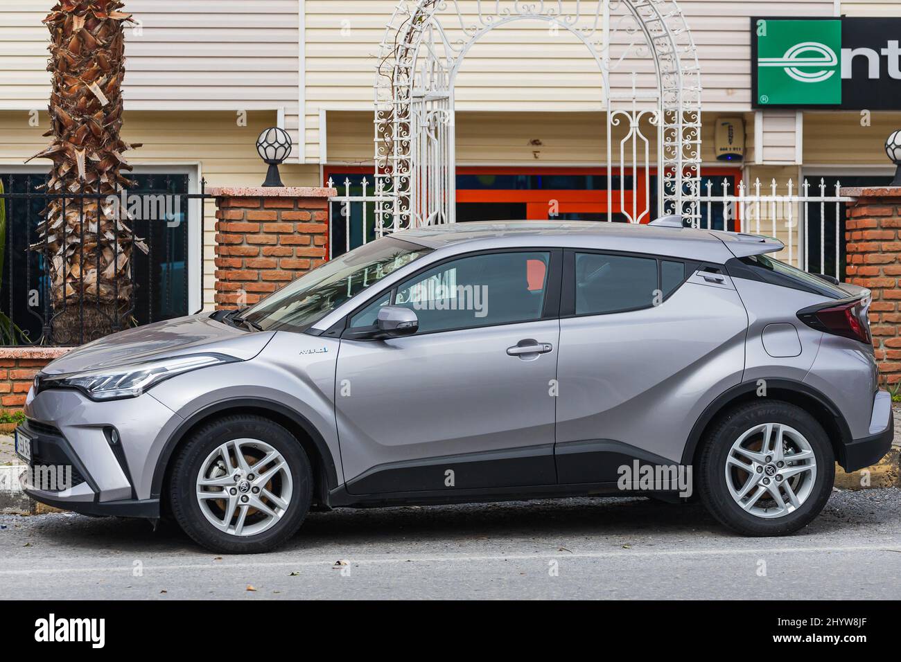 Toyota chr hybrid hi-res stock photography and images - Alamy